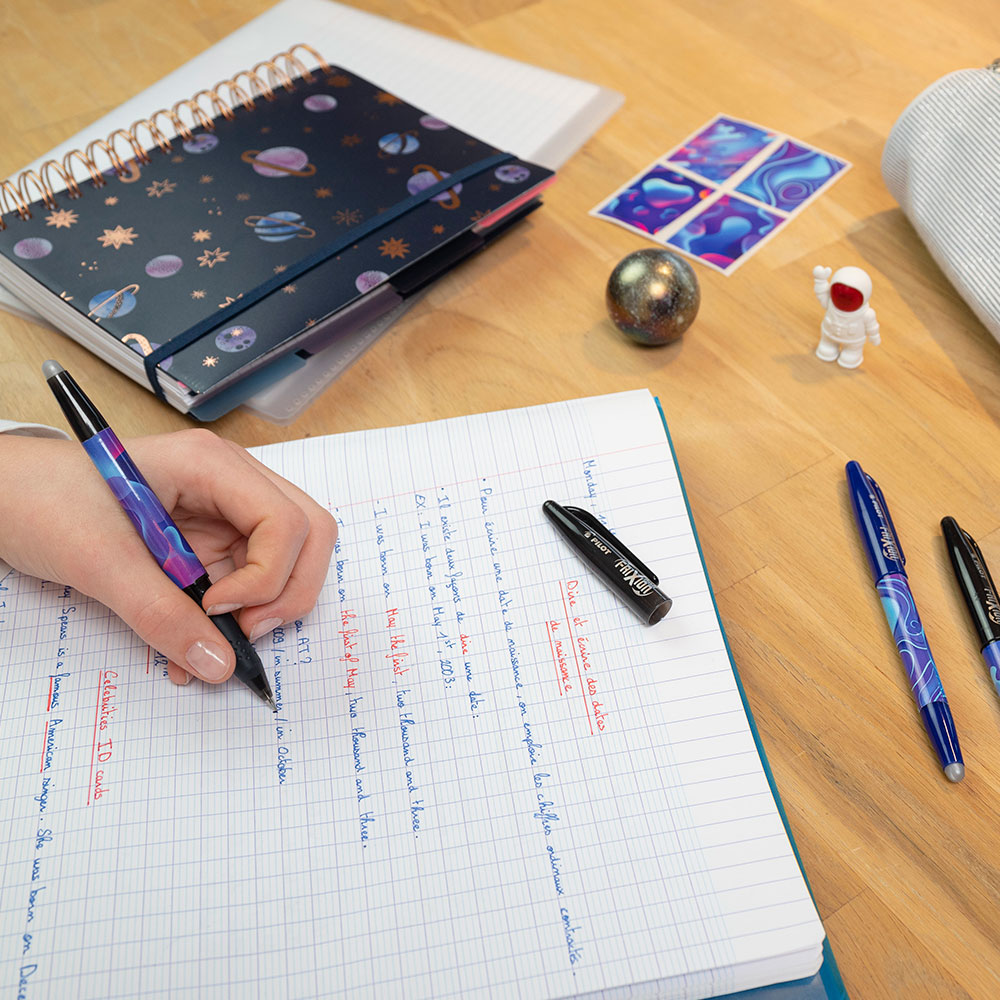 2 stylos roller PILOT Frixion effaçables bleu + 4 stickers de ...